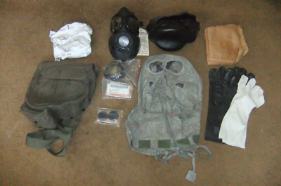 New Old Stock! US Military Issue M17 A2 Gas Mask + Filters,Gloves,Hood ...
