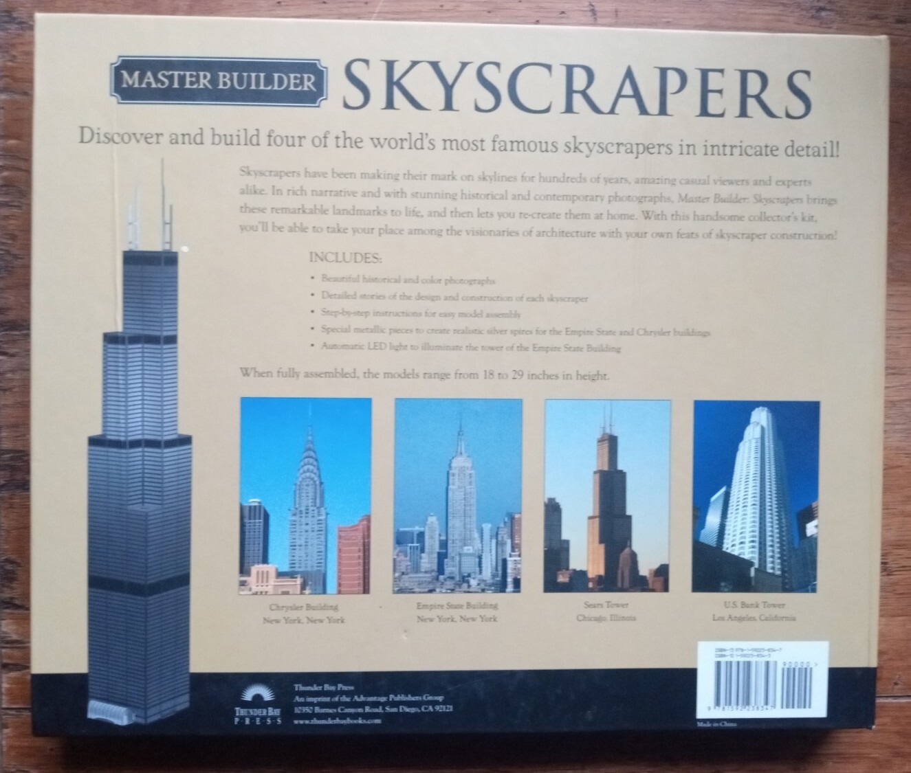 Skyscrapers : Build Your Own Models of the World's Most Famous ...