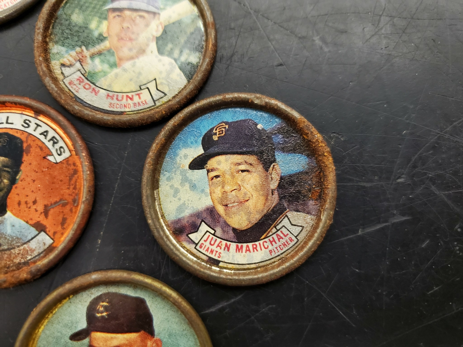 Vintage Collection 9 Topps Baseball Metal Coins/Bottle Caps Collectible ...