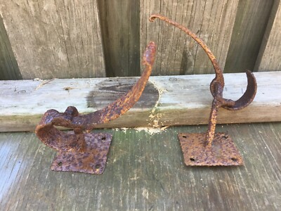 ANTIQUE SHUTTER DOGS HOLDERS HARDWARE VINTAGE RUSTY coat hook shabby ...