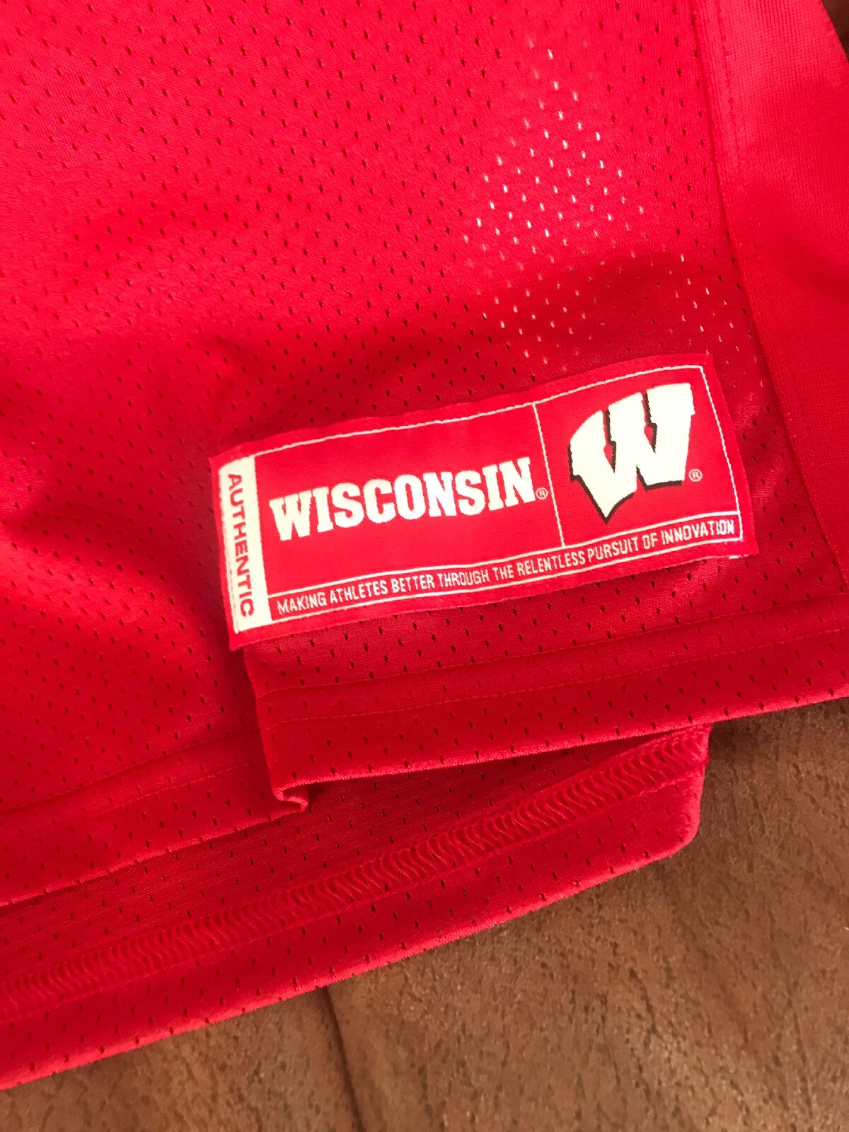 Under Armour Wisconsin Badgers Ncaa College Football Jersey NWT Size M ...