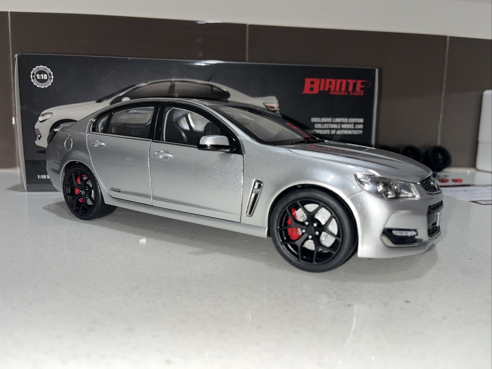 1/18 BIANTE HOLDEN COMMODORE VFII SSV REDLINE NITRATE Modified GTSR W1 ...