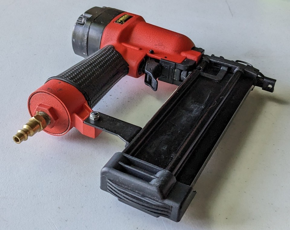 Husky HDN00420 18-Gauge Pneumatic Tool Brad Nailer Nail Gun | eBay