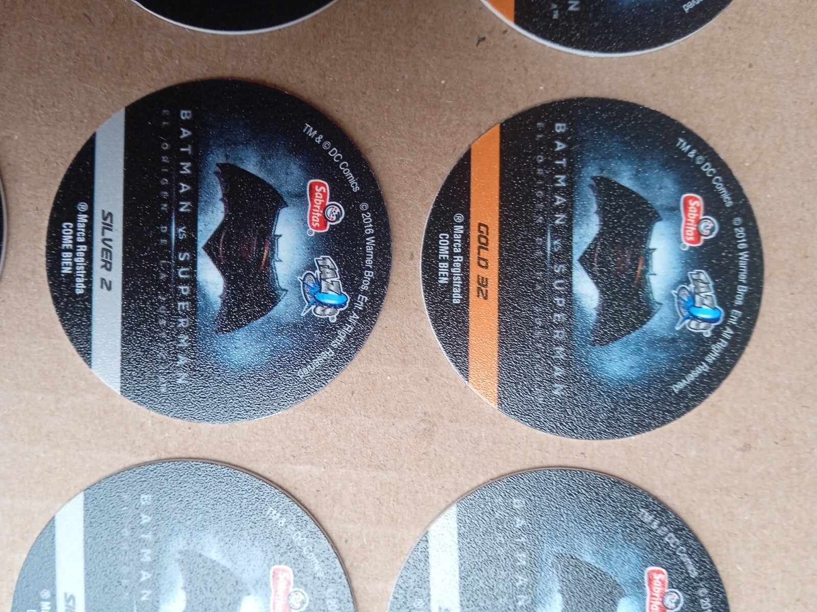 BATMAN vs SUPERMAN Tazos Pog Sabritas 2016 Mexico Set of 9 NINE pogs ...