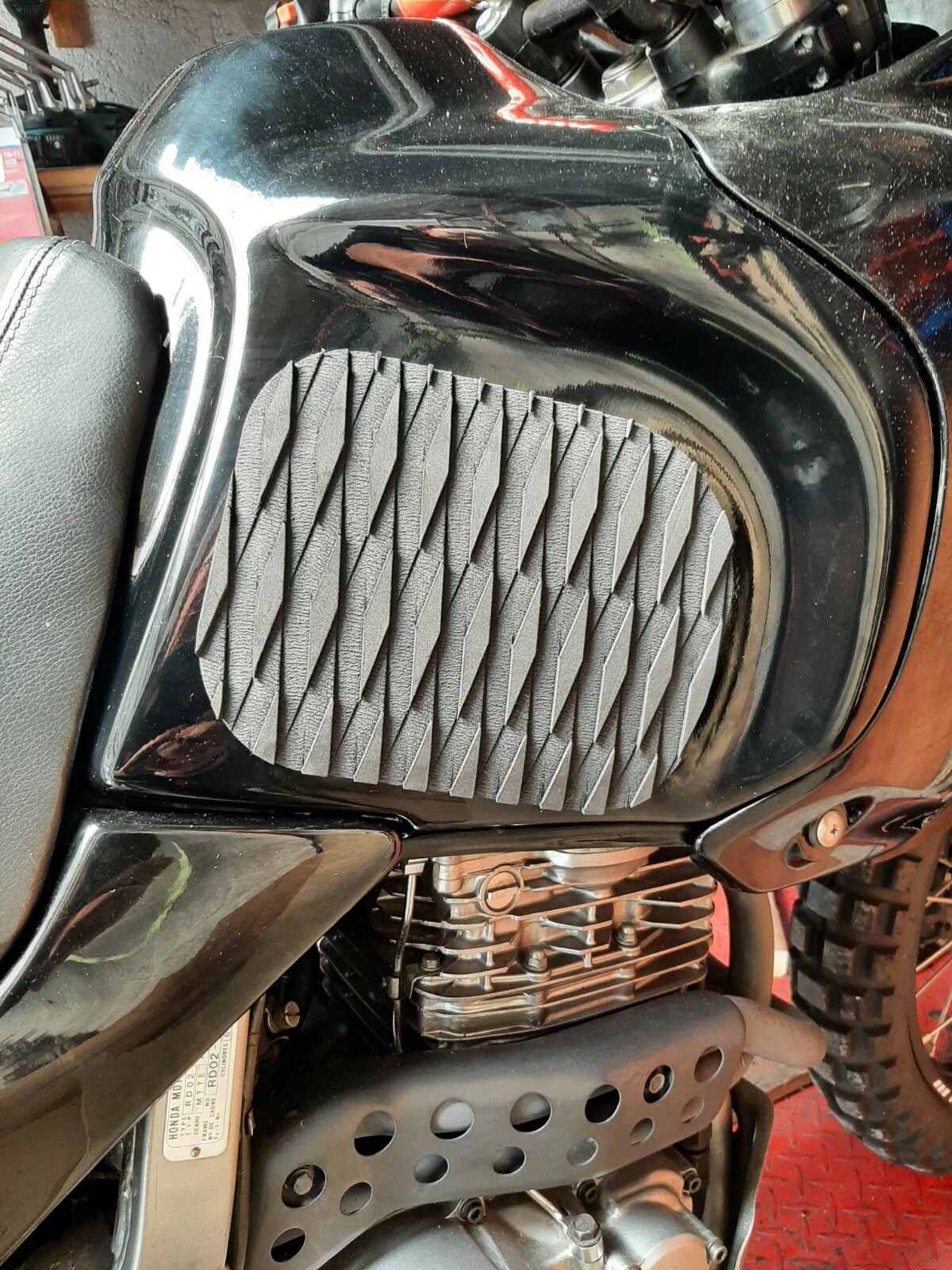 Honda Nx650 Dominator XR600 XL650 custom Tank Pads Super knee grips ...