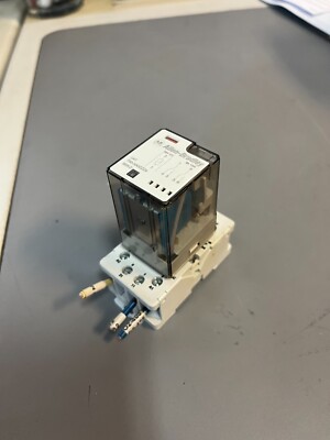 Allen Bradley 700-HA32Z24-3-4 SER. D Relay 700-HN100 SER. C Base ...
