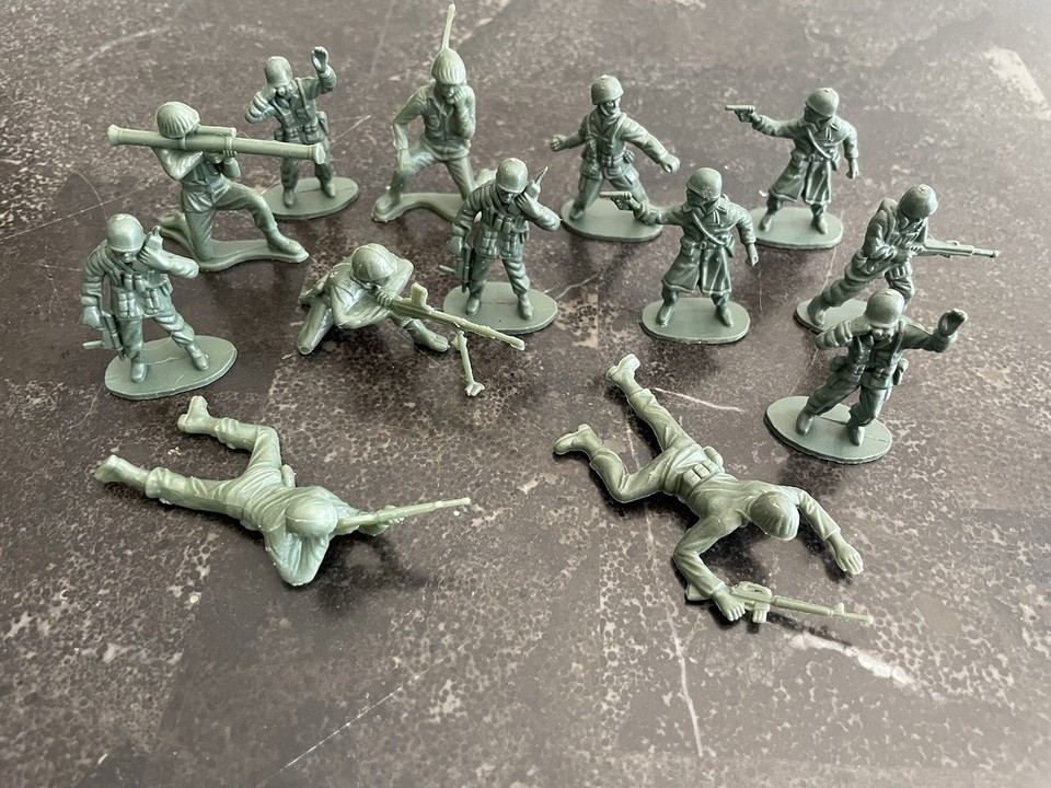 Large Lot of 82 Green Black & Grey Army Men Mixed Toy Soldiers Vintage ...