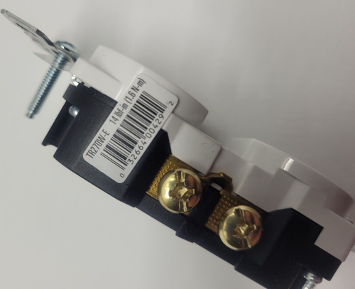 Eaton TR270W 15A Tamper Resistant Residential Duplex Outlet White Case ...