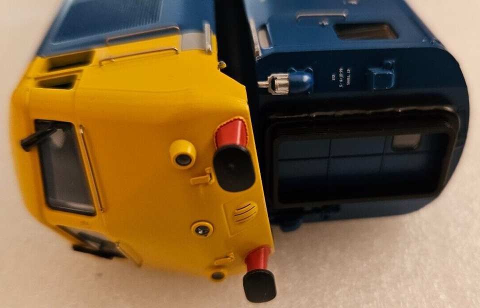 BACHMANN CLASS 251 MIDLAND PULLMAN BODIES A & F (PAIR) YELLOW ENDS ...