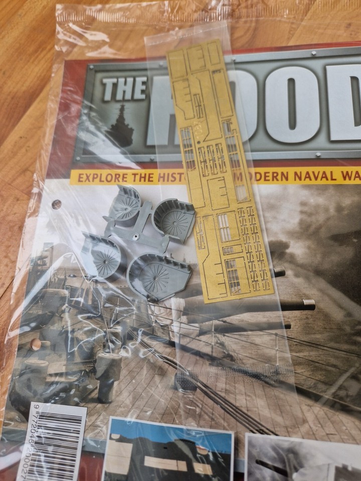 ISSUE 83 HACHETTE BUILD THE HMS HOOD MODEL SHIP 1/200 WW2 BATTLE ...