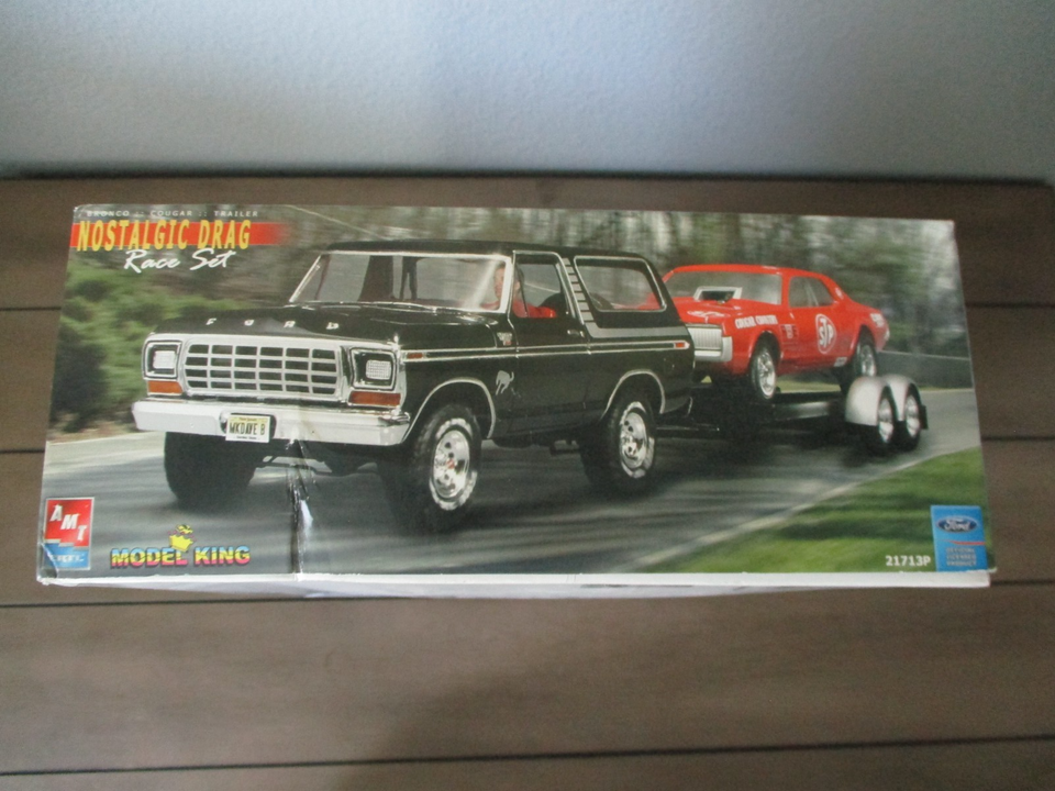 AMT NOSTALGIC DRAG RACE SET BRONCO COUGAR TRAILER PLASTIC MODEL KIT 1: ...