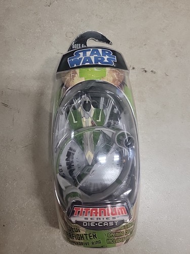 Star Wars Titanium Series Mace Windu’s Jedi Starfighter Hyperspace Ring ...