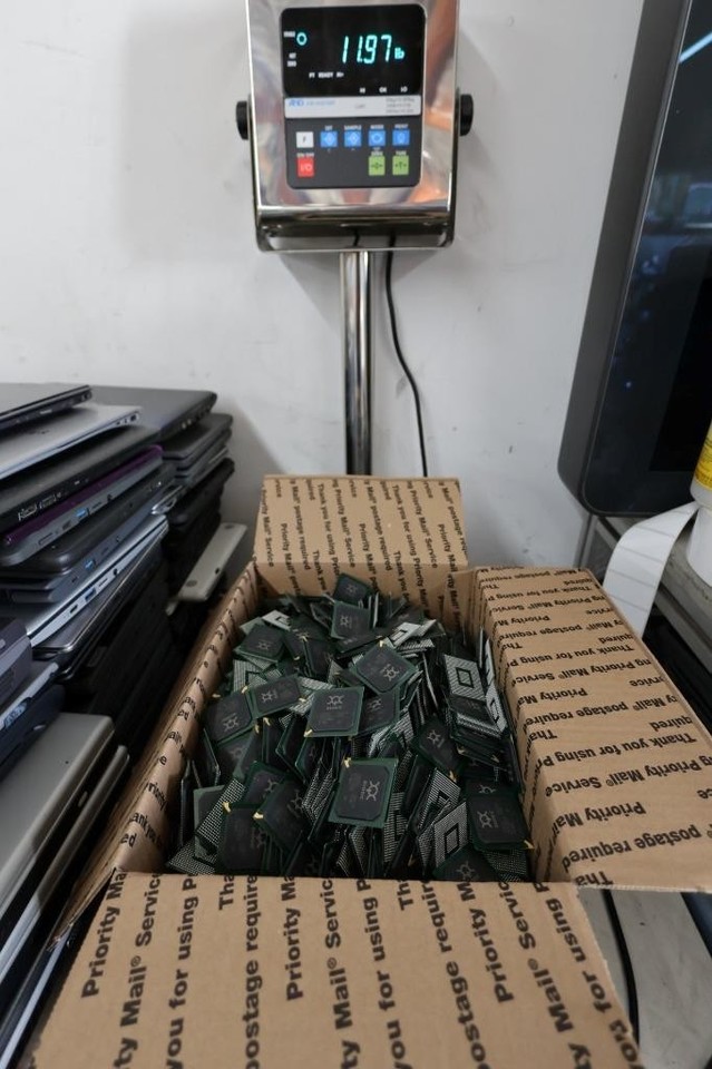 BGA Computer Chip Gold Scrap Corner Scrap 11.5 Pounds | eBay