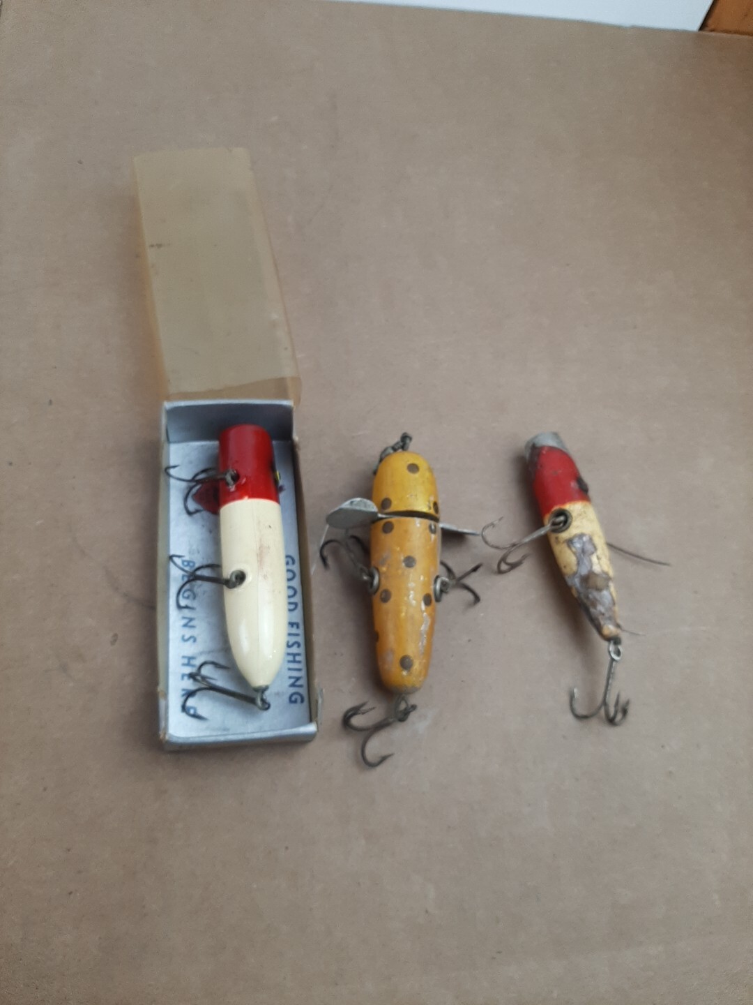 LOT OF 3 FISHING LURES - PFLUEGER Globe- SOUTH BEND - PAW PAW BAIT CO ...