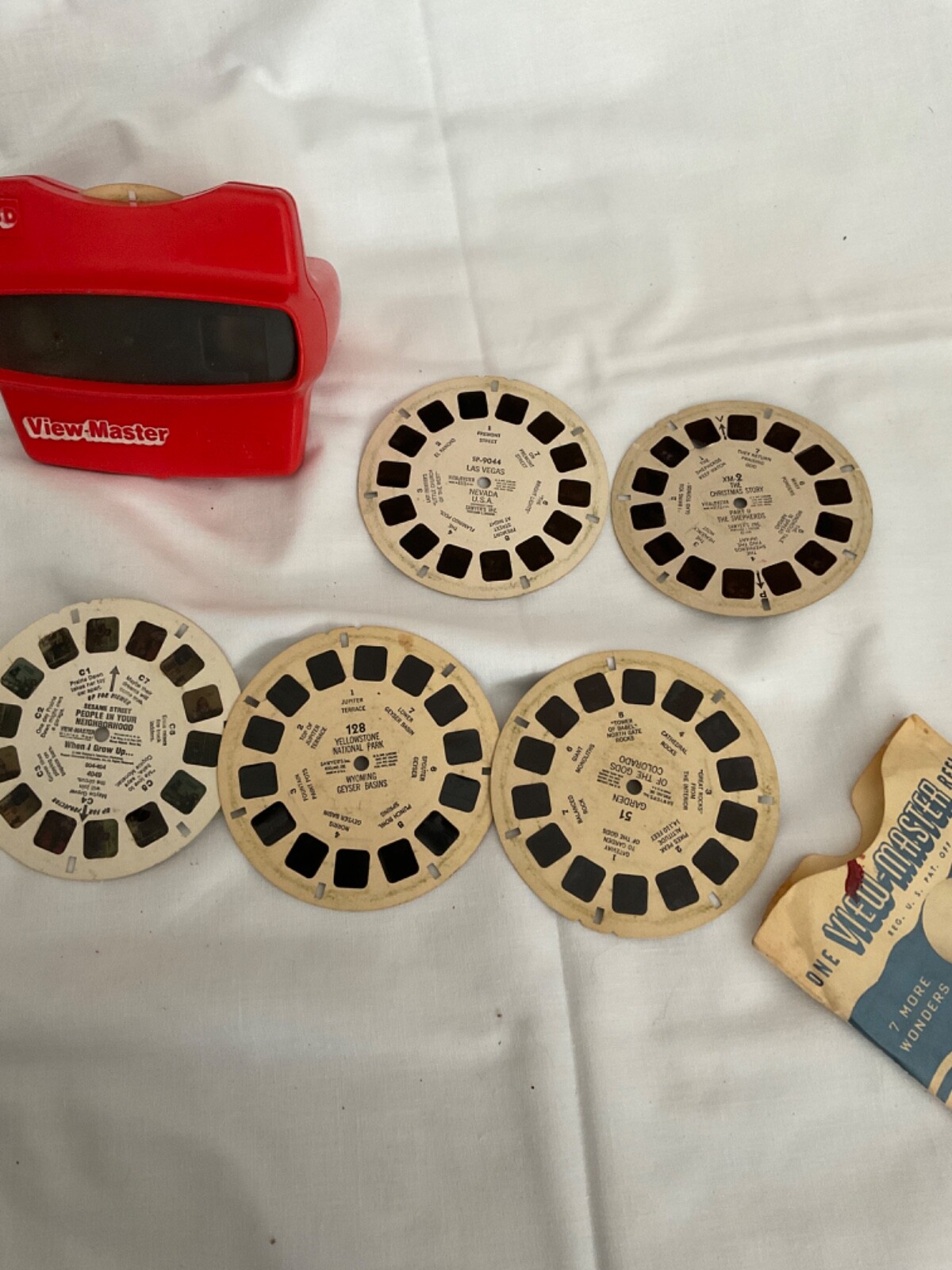 Vintage Red-Orange View-master Slide 3D Viewer With 6 reels Sesame St ...