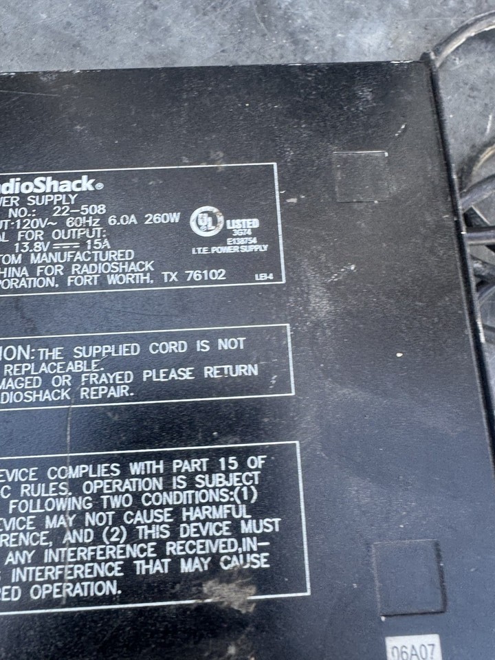 Radio Shack Model 22-508 19 Amp 13.8 VDC Power Supply | eBay
