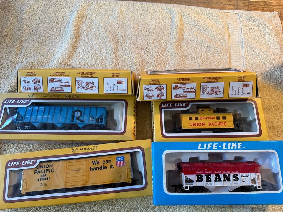 Lot of 7 Life-Like HO Scale Box Cart Train Locomotives Miniature ...