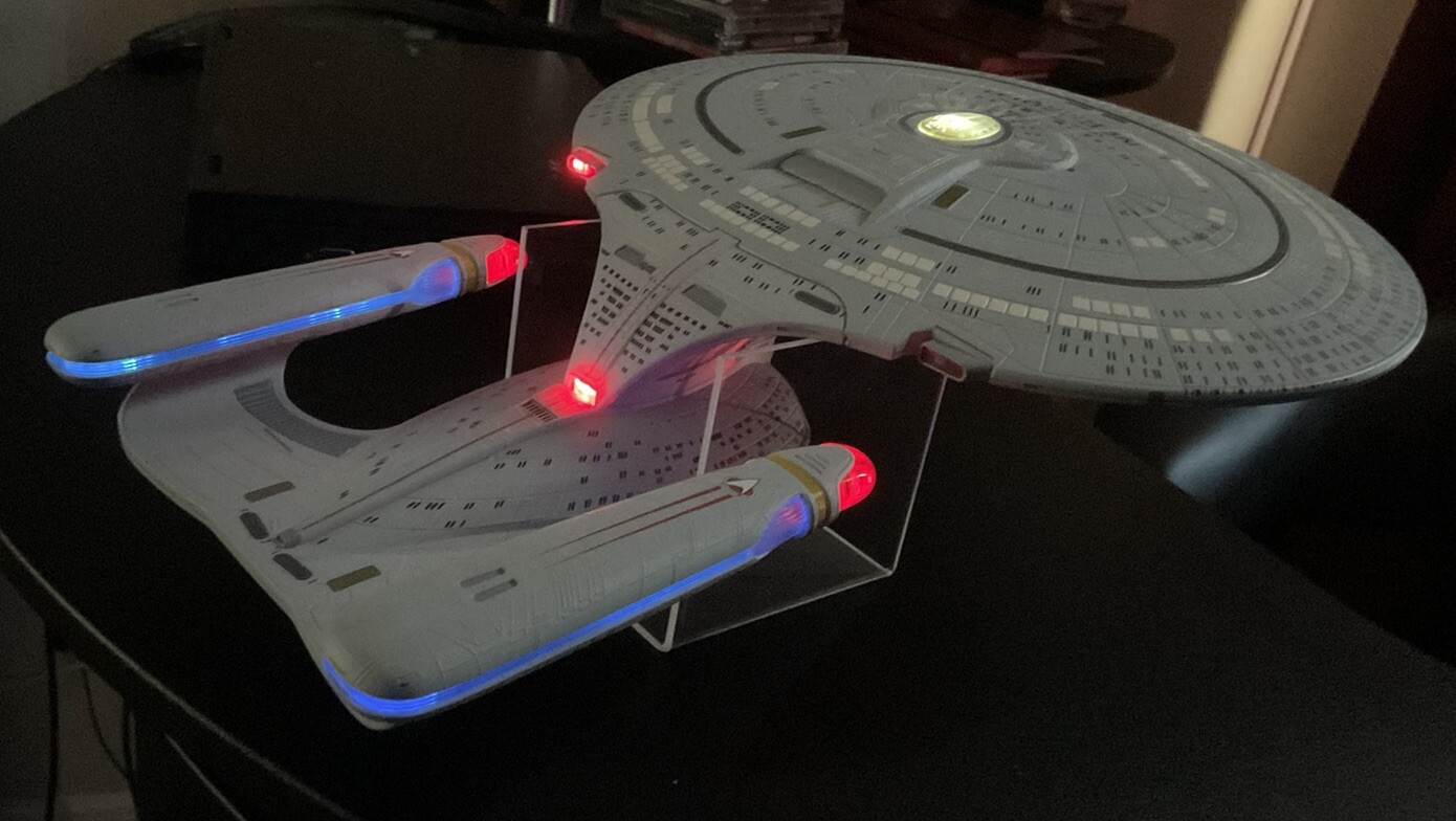 Star Trek Diamond Select Uss Enterprise D With Box Working Sounds ...