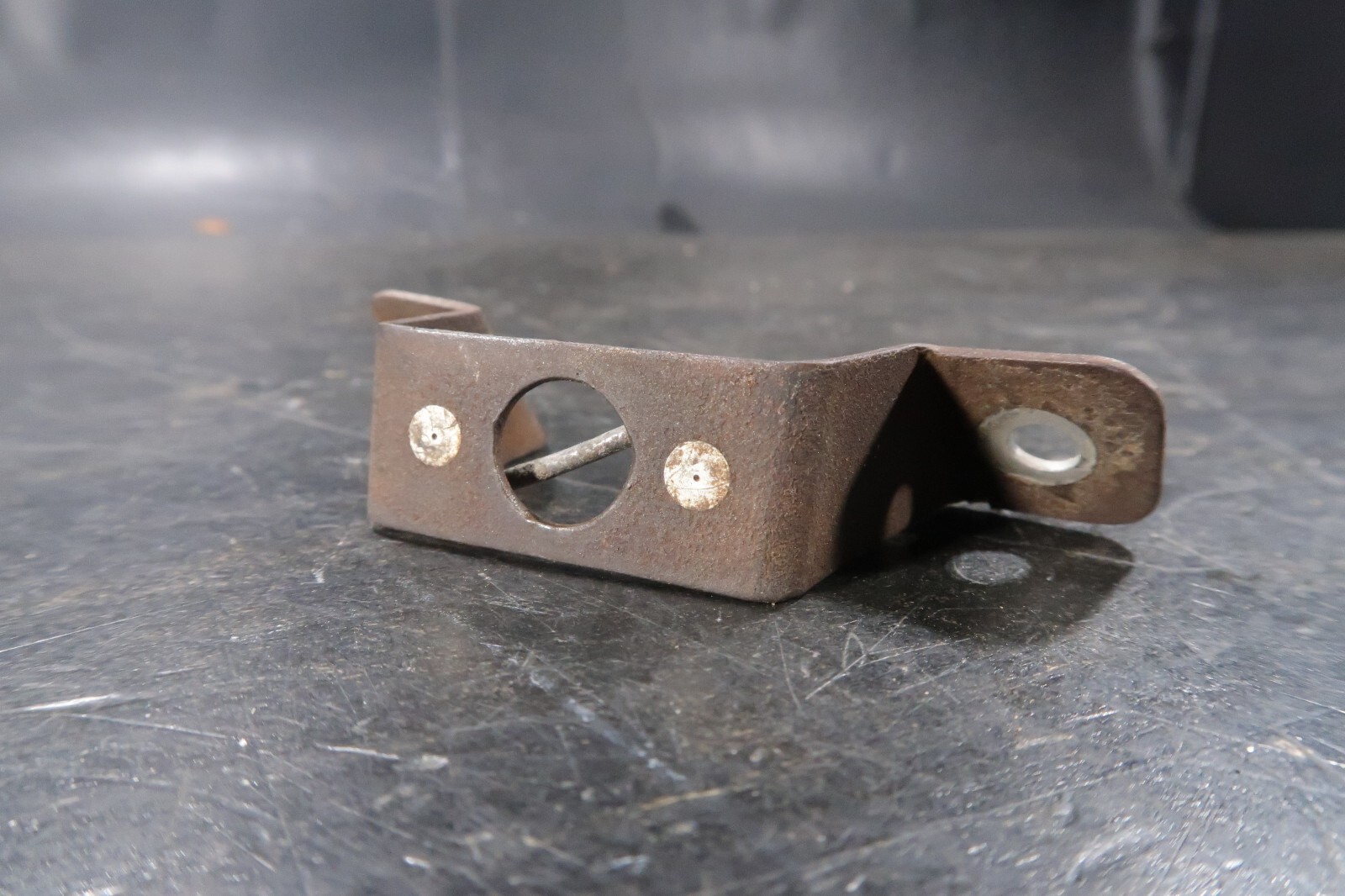 Beechcraft 35 Bonanza BE35 Center Cowling Fastener Bracket 35-910238-6 ...