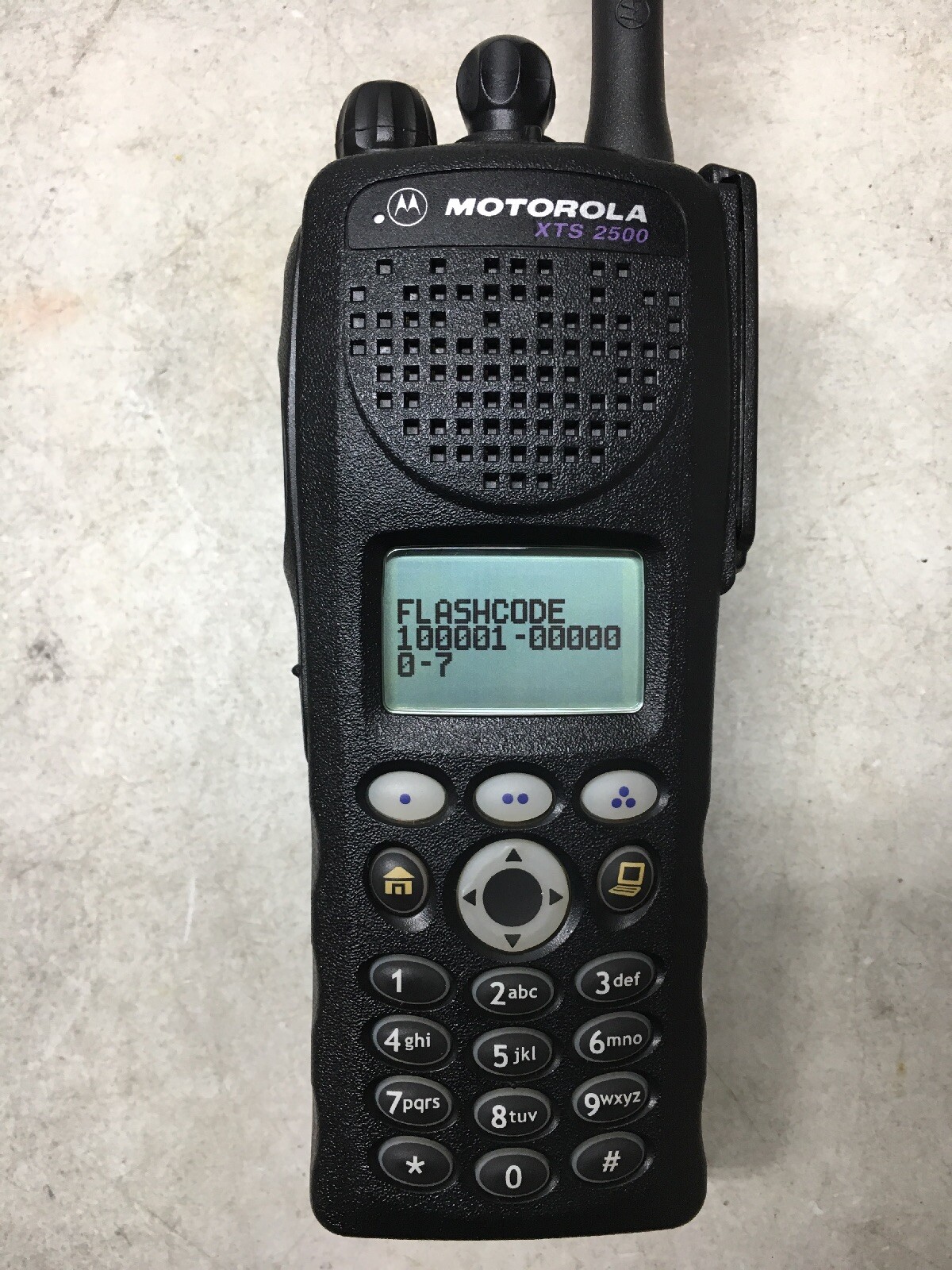 MOTOROLA XTS2500 III UHF R2 450-520mhz P25 Digital Radio H46SDH9PW7AN ...