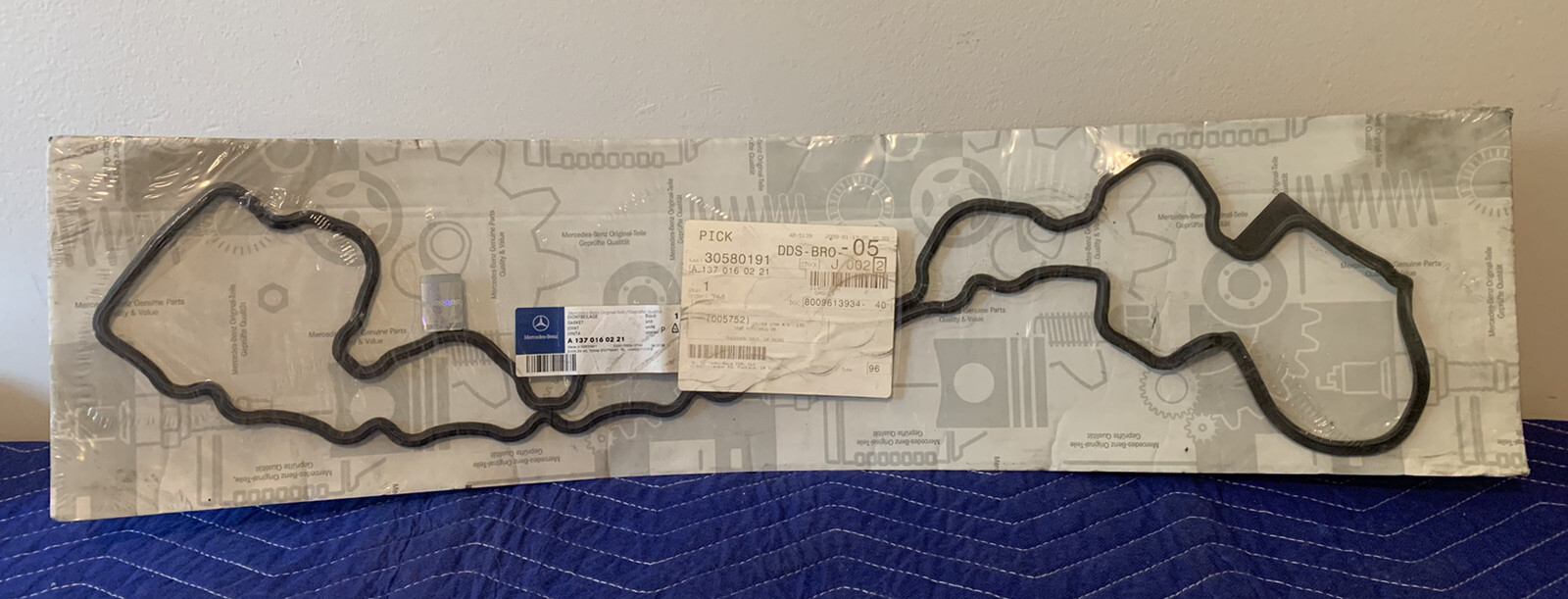 NOS Genuine Mercedes Benz Engine Valve Cover Gasket 1370160221 / 137 ...