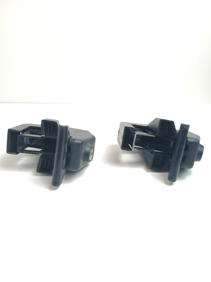 THULE AERO FOOT #400 Roof Rack Towers With Thule Fit kit #03 With Keys ...