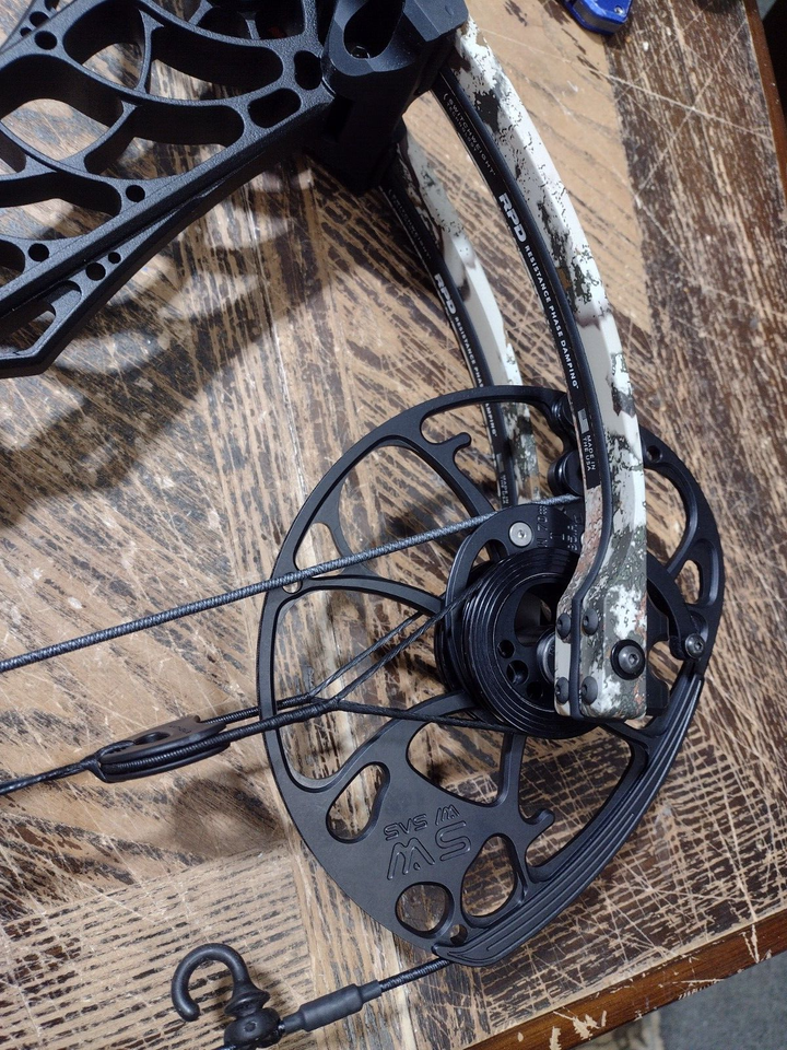 MATHEWS PHASE 4 33 RH BLACK RISER FIRST LITE SPECTER LIMBS ***PICK YOUR ...