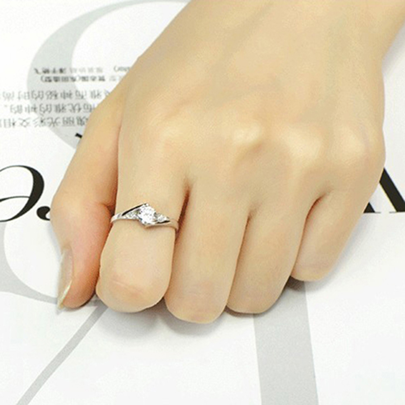 Women Ring Attractive Anti-rust Fashion Cubic Zircon Silver Plated Ring ...