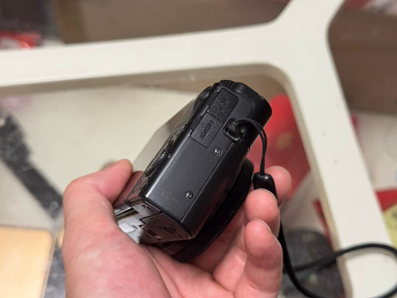 Sony Cyber-shot RX100 V RX100M5 20.1MP Compact Digital Camera Flip ...