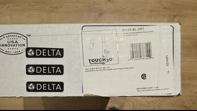 Delta 9113T-BL-DST Essa Touch2O Pull-Down Kitchen Faucet in Matte Black ...