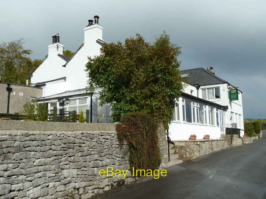 Photo 6x4 Lathkill Hotel, Over Haddon Bakewell The last building on the ...