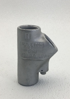 SF-100 APPLETON NO PLUGS 1” SF VERTICAL FEMALE CONDUIT DRAIN SEALOFF NO ...