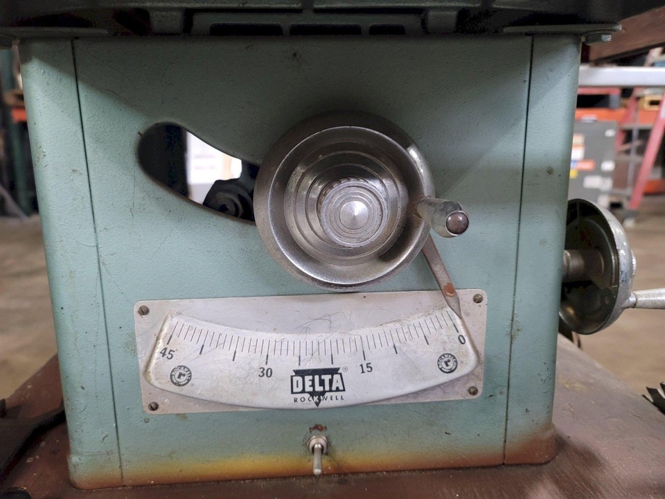 10" Delta Rockwell Table Saw, Model 34-600, Miter Gauge, 3/4 HP Motor ...