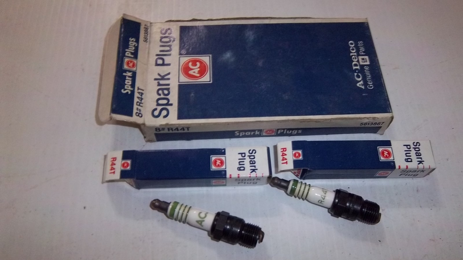 8 NOS AC Acniter II R44TS Spark Plugs GM Delco Green Ring 5613302 for ...