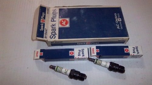 NOS Vintage AC R44T Spark Plug set GM#5613956 4 green stripes GM appl ...