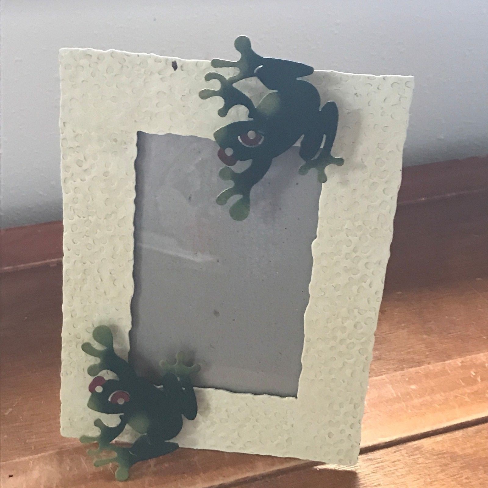 Figi Graphics Cream with Green Frog Wiggle Metal Picture Frame that ...