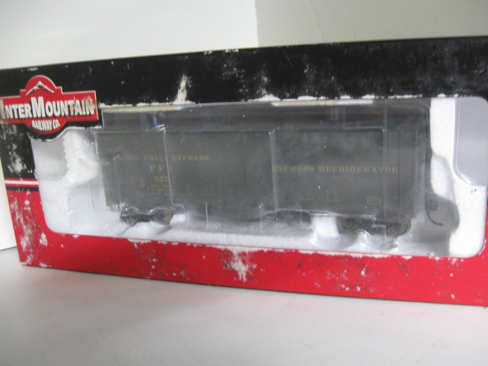 HO Intermountain Pacific Fruit Express PFE R-40-23 Refrigerator Car ...