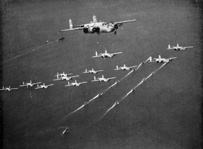 WWII Photo B-25 Bomber Formation at Sea WW2 World War Two USAAF / 5044 ...