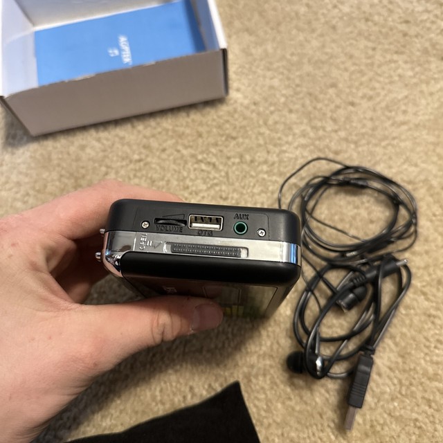 HDE HDE-D90 Handheld Portable USB 2.0 Cassette Tape Deck To MP3 Digital ...