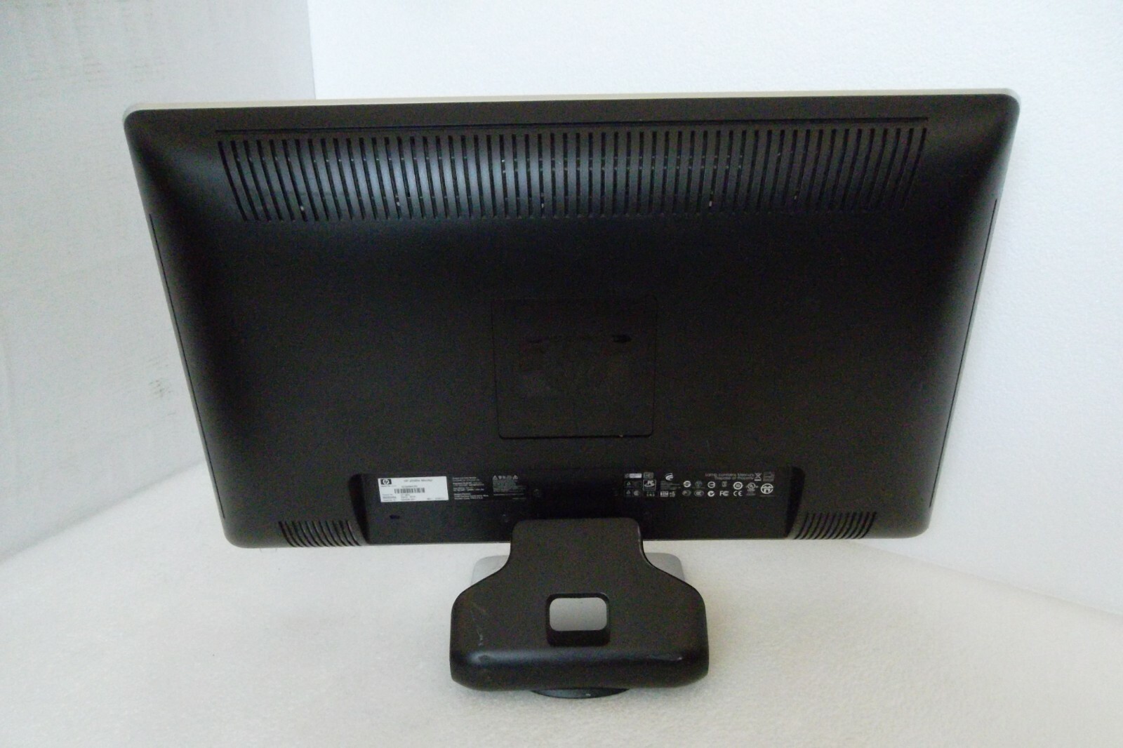 HP 2509m Wide LCD Monitor 25" Widescreen VGA DVI HDMI 1080p HD w ...