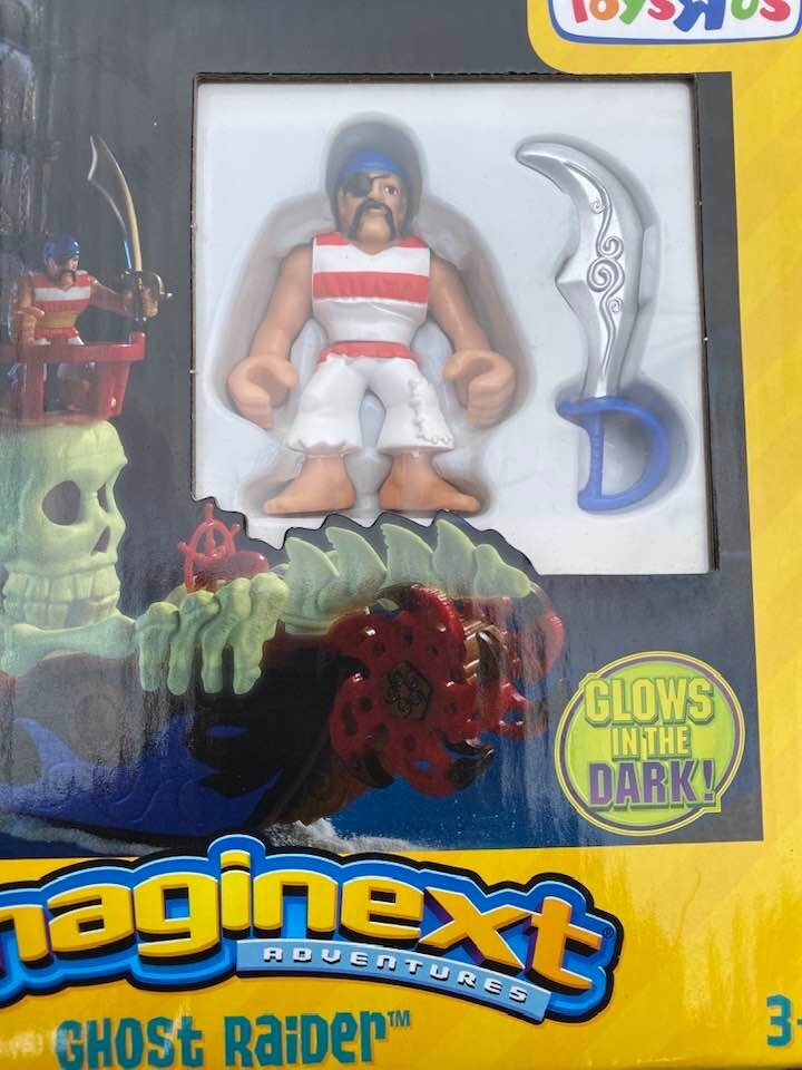IMAGINEXT GHOST RAIDER GLOWS IN THE DARK PIRATE SHIP TOY R US EXCLUSIVE ...