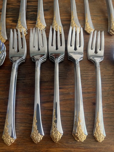 Oneida Heirloom Stainless 92 pc Set Golden Damask Rose Service For 12 ...