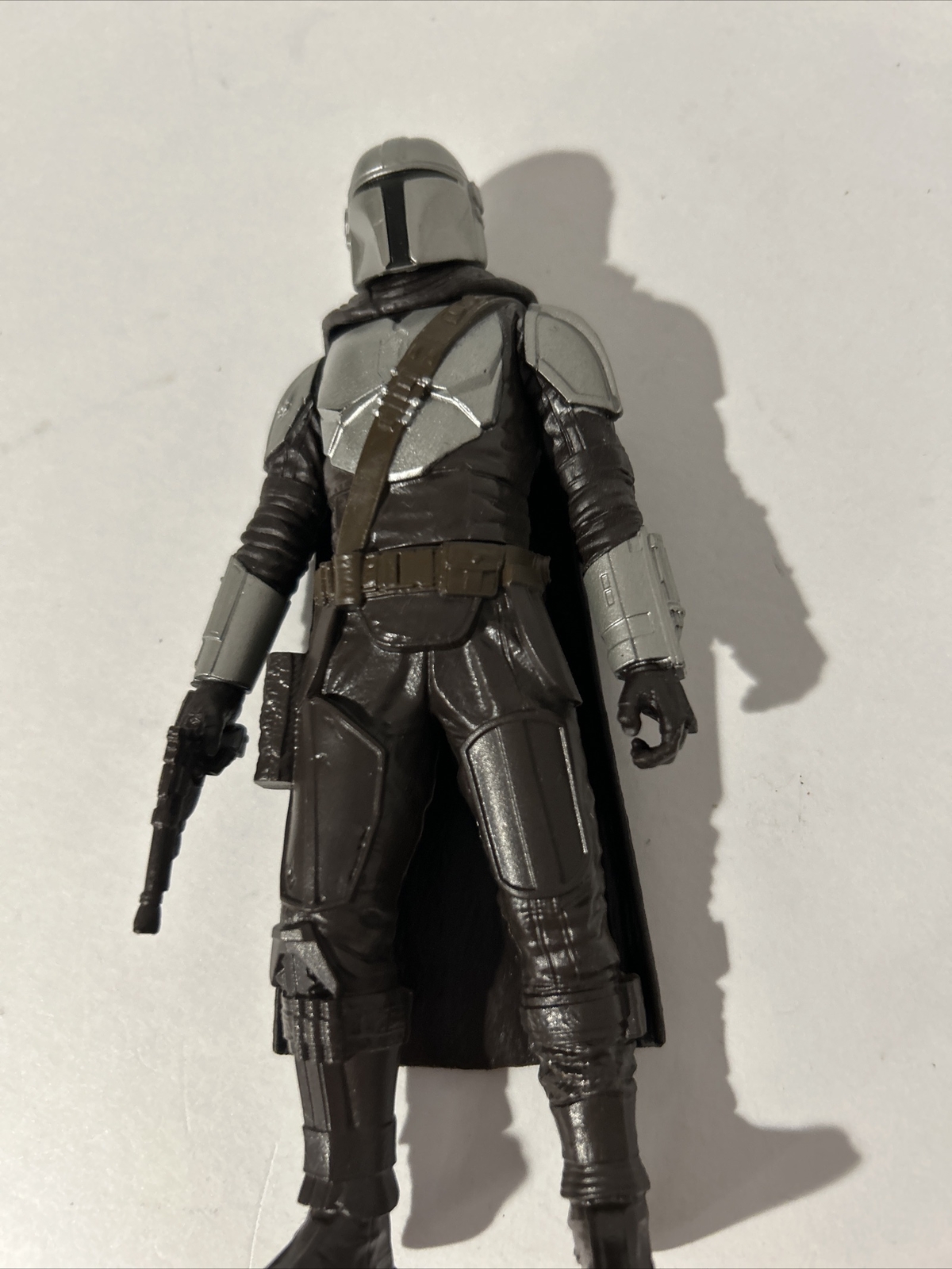 Star Wars Mando Beskar Armor 6" Figure - Collectible Mandalorian Toy ...