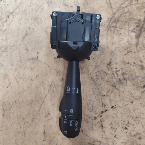 8201167982 lichtschalter für DACIA SANDERO 2A SERIE 0.9 TCe 12V S&S Ber ...