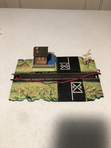 VTG HO SCALE TYCO, SIGNAL MAN W/ LIGHTED SHACK RAILROAD CROSSING, 928 ...