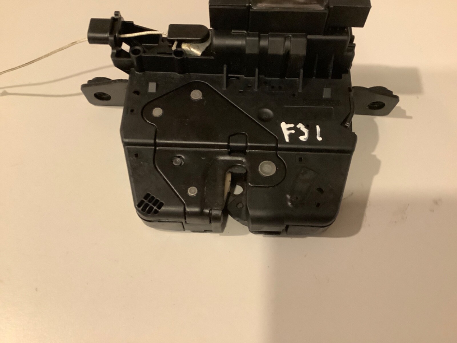 bmw trunk lid lock, top rear used from bmw f 31 51247269543 IN Good ...