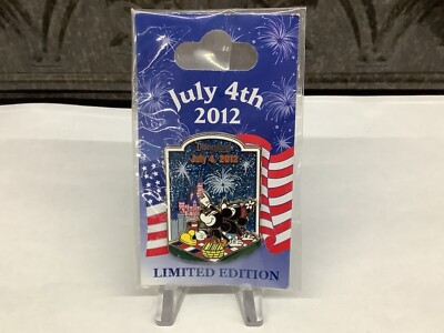 Disney Pins Disneyland July 4th 2012 Mickey and Mini Watching Fireworks ...