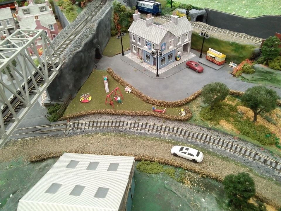 Model railway N gauge 4ft x 2ft DCC with Loco and carriages. | eBay UK