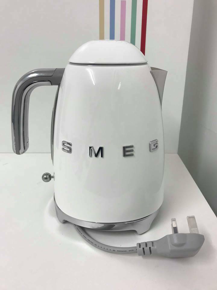 Smeg KLF03 50's Retro Kettle, Choice of Colour, Customer Return, Dent ...