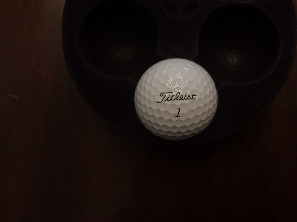 Titleist ProV1 Logo Golf Ball-The Country Club At Brookline | eBay
